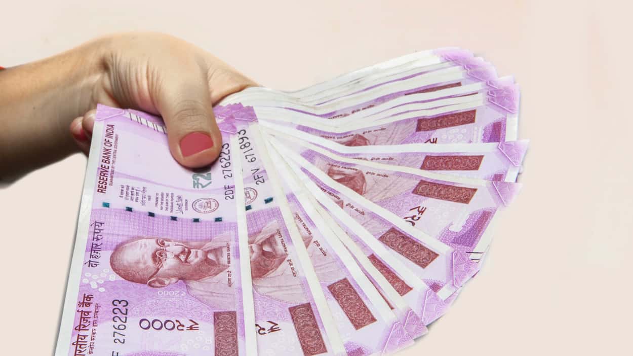 ₹2000 note exchange: Banks ask for ID proof from non-bank customers ...