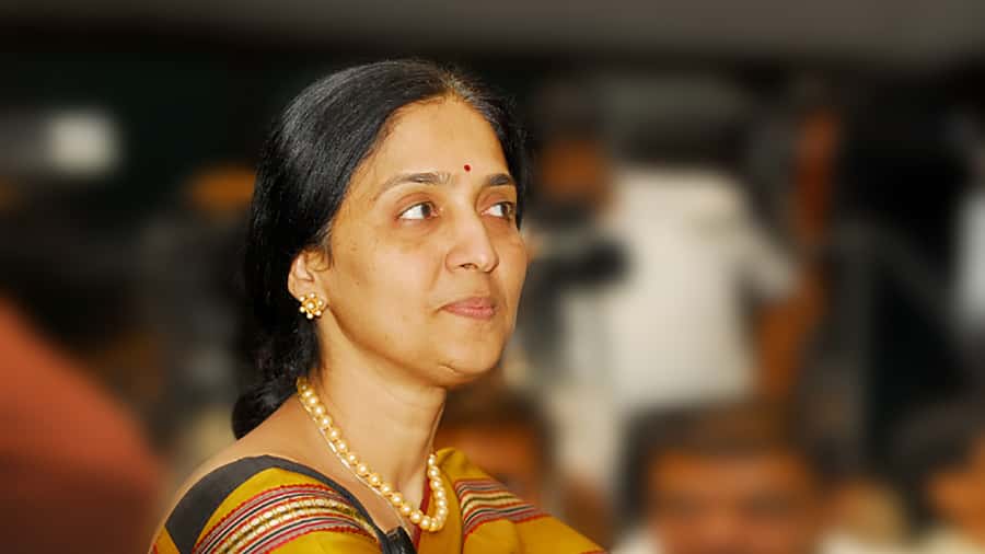 Delhi HC grants statutory bail to Chitra Ramkrishna, Anand Subramanian ...