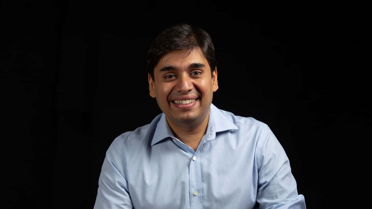 InMobi's Naveen Tewari takes a shot at live internet with Glance, Jio ...