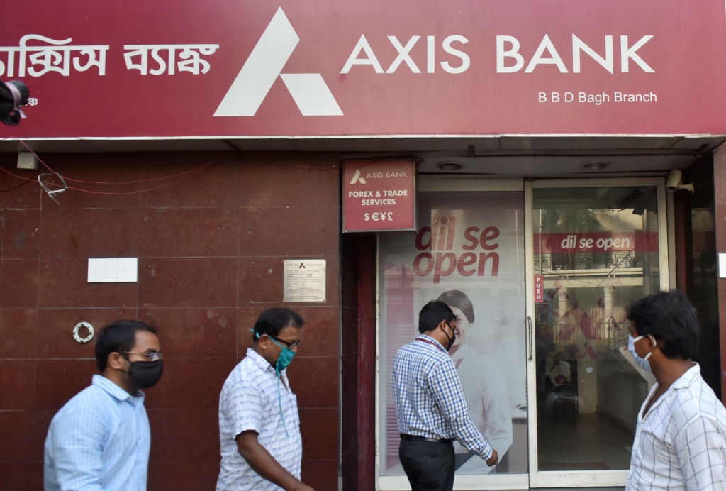 Axis Bank complies with IRDAI order; to buy 7% more stake in Max ...