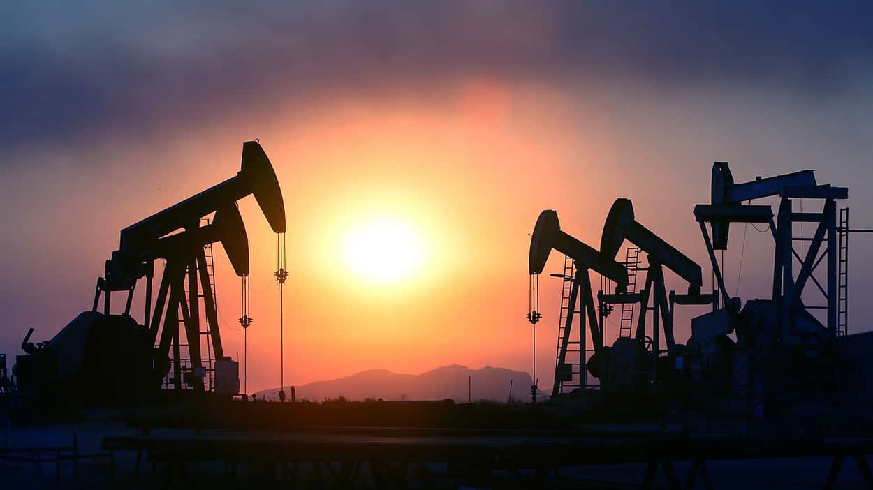 India's 8 core sectors grow 12.1% in October | Fortune India