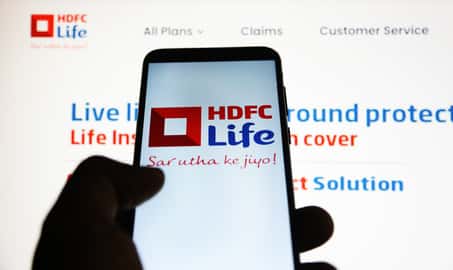 HDFC Life Insurance shares jump 4%; here’s why | Fortune India