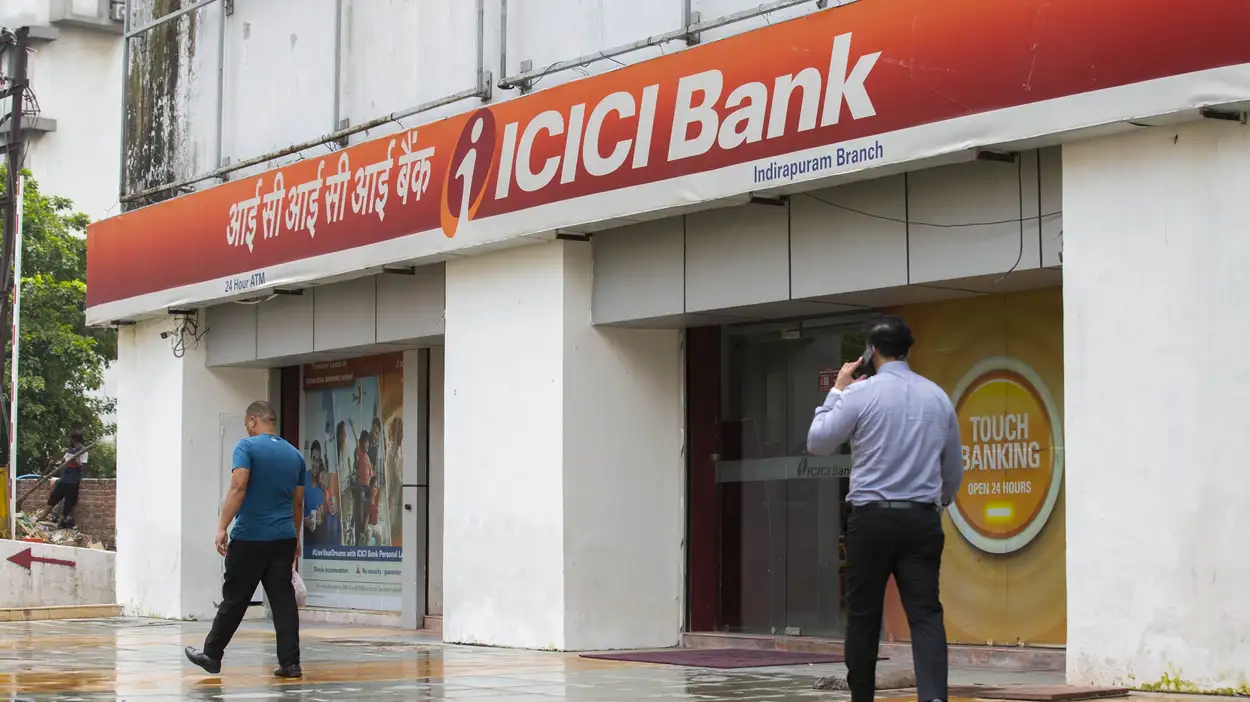 RBI imposes penalty on ICICI Bank, Yes Bank | Fortune India
