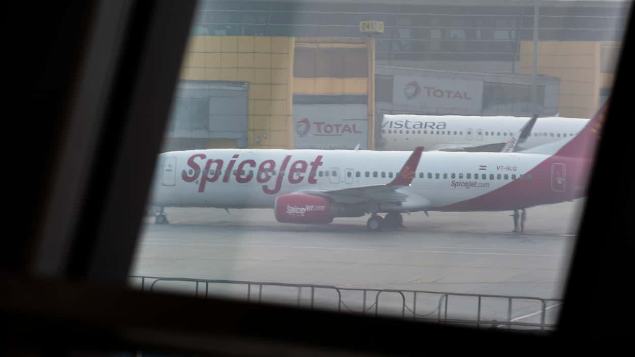 DGCA sends show cause notice to SpiceJet after multiple technical snags ...