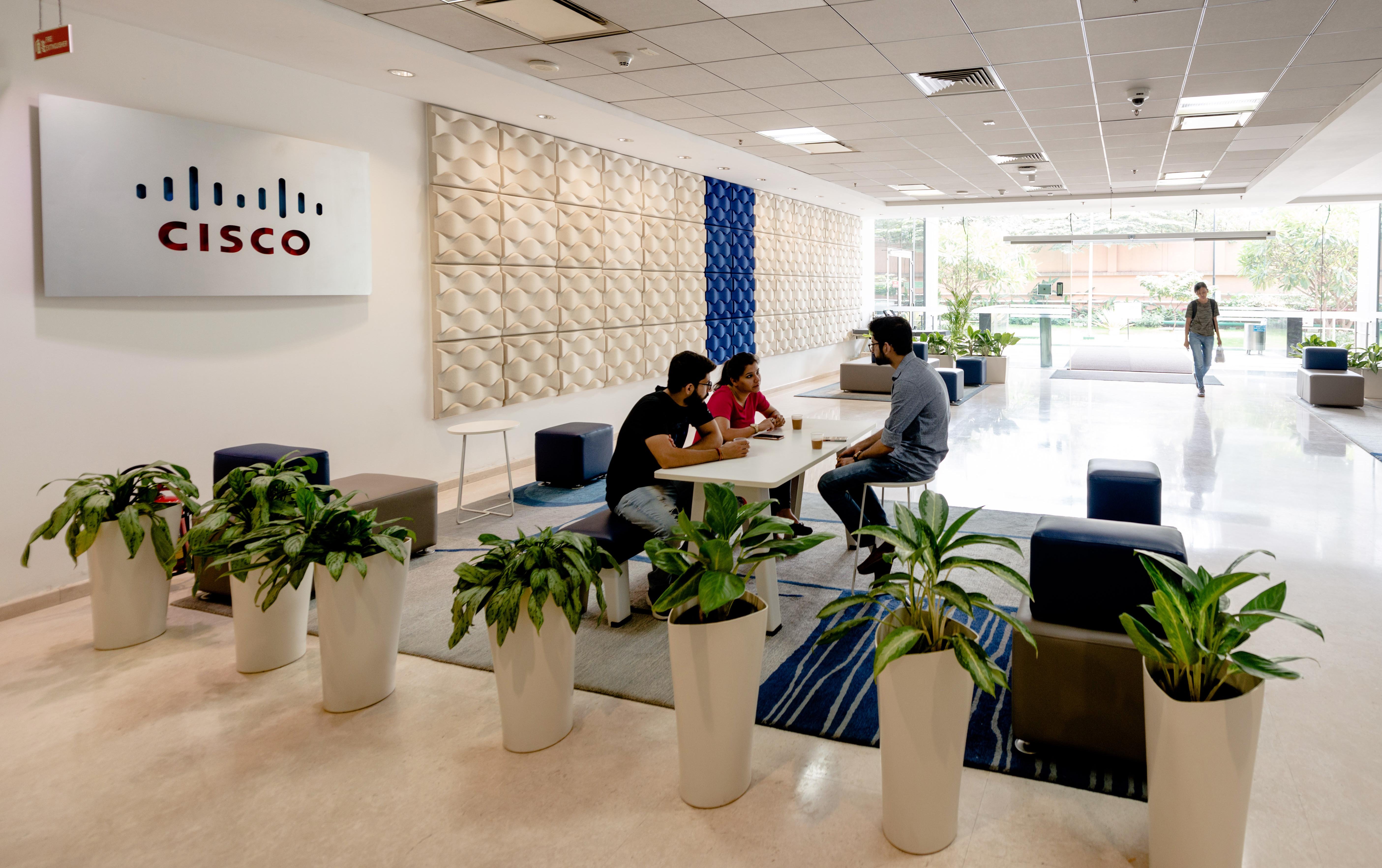Cisco to sack 4,000 employees, lowers revenue guidance | Fortune India