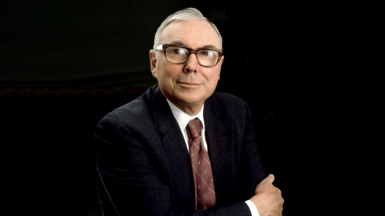 Charlie Munger, longtime business partner of Warren Buffett, dies at 99 ...