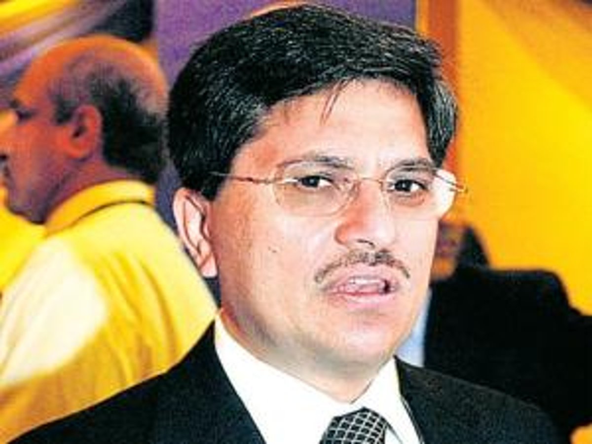 Meet Mukesh Ambani's Quiet Negotiator Who Made Reliance's Deal With ...