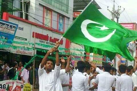 Congress Cadre in Kerala Protest Relinquishing RS Seat, IUML Flag ...