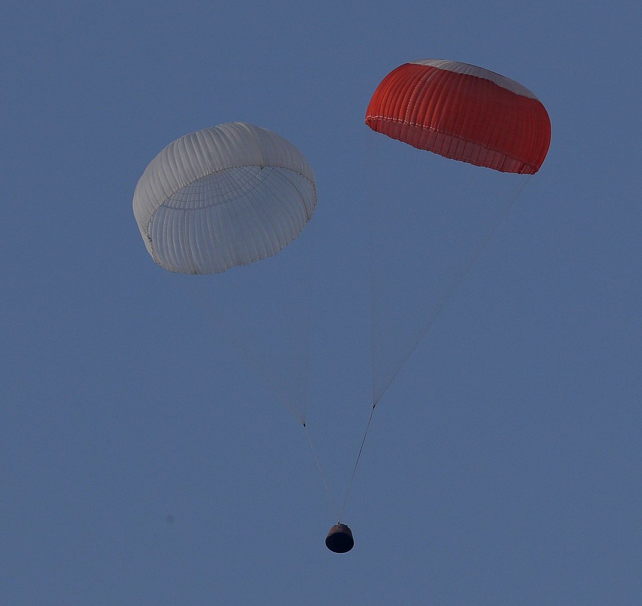 Make-In-India, For Gaganyaan: Agra Lab To Manufacture Parachutes To Be ...