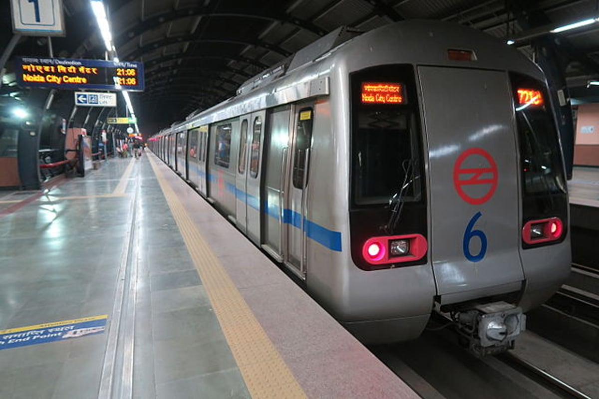 DMRC Launches ‘Delhi Metro-SBI Card’ For Commuters’ Benefit