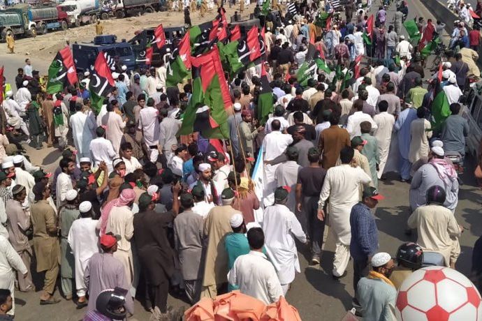 Pakistan: Azadi March Sets Out From Karachi To Islamabad As Protesters ...