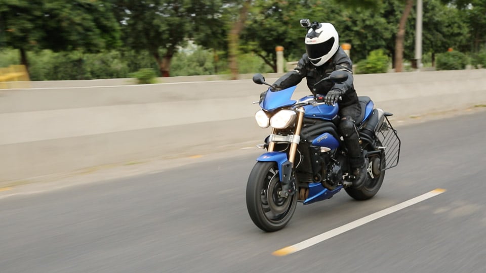Review | Triumph Speed Triple: Madness Beyond 4000 RPM - The Quint
