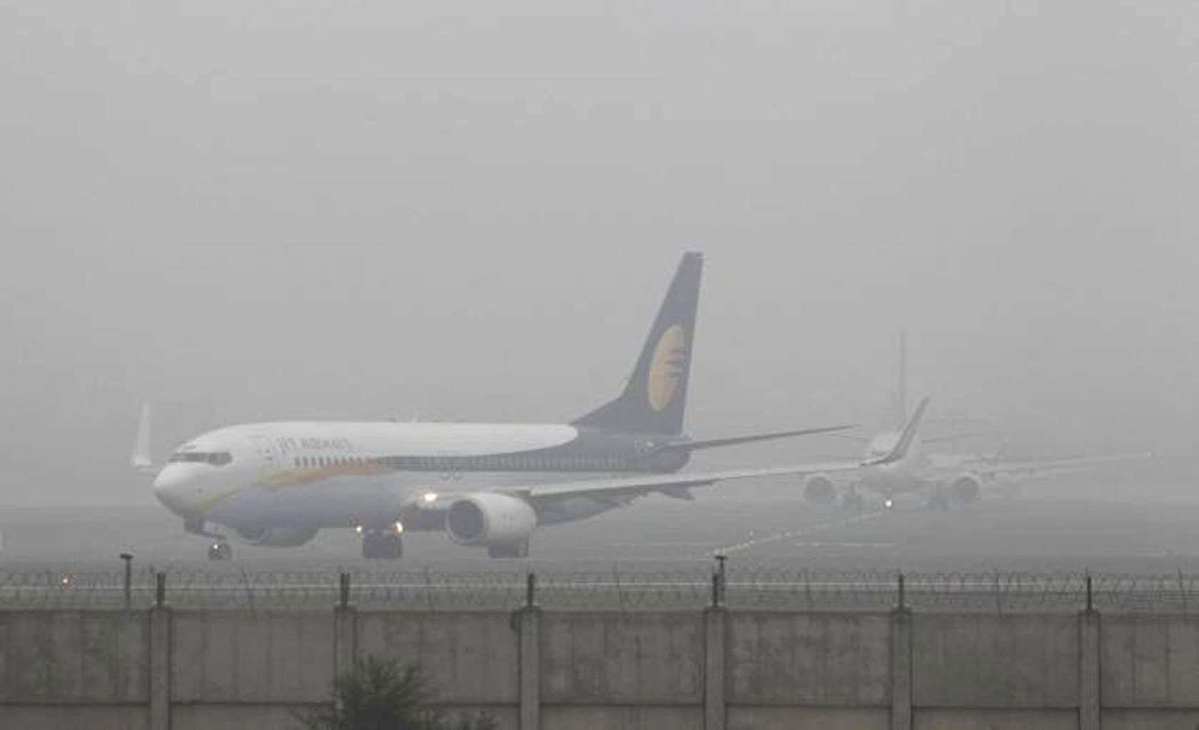 ‘Worst Fog’ Hits Over 120 Delhi Flights On New Year Day - The Quint