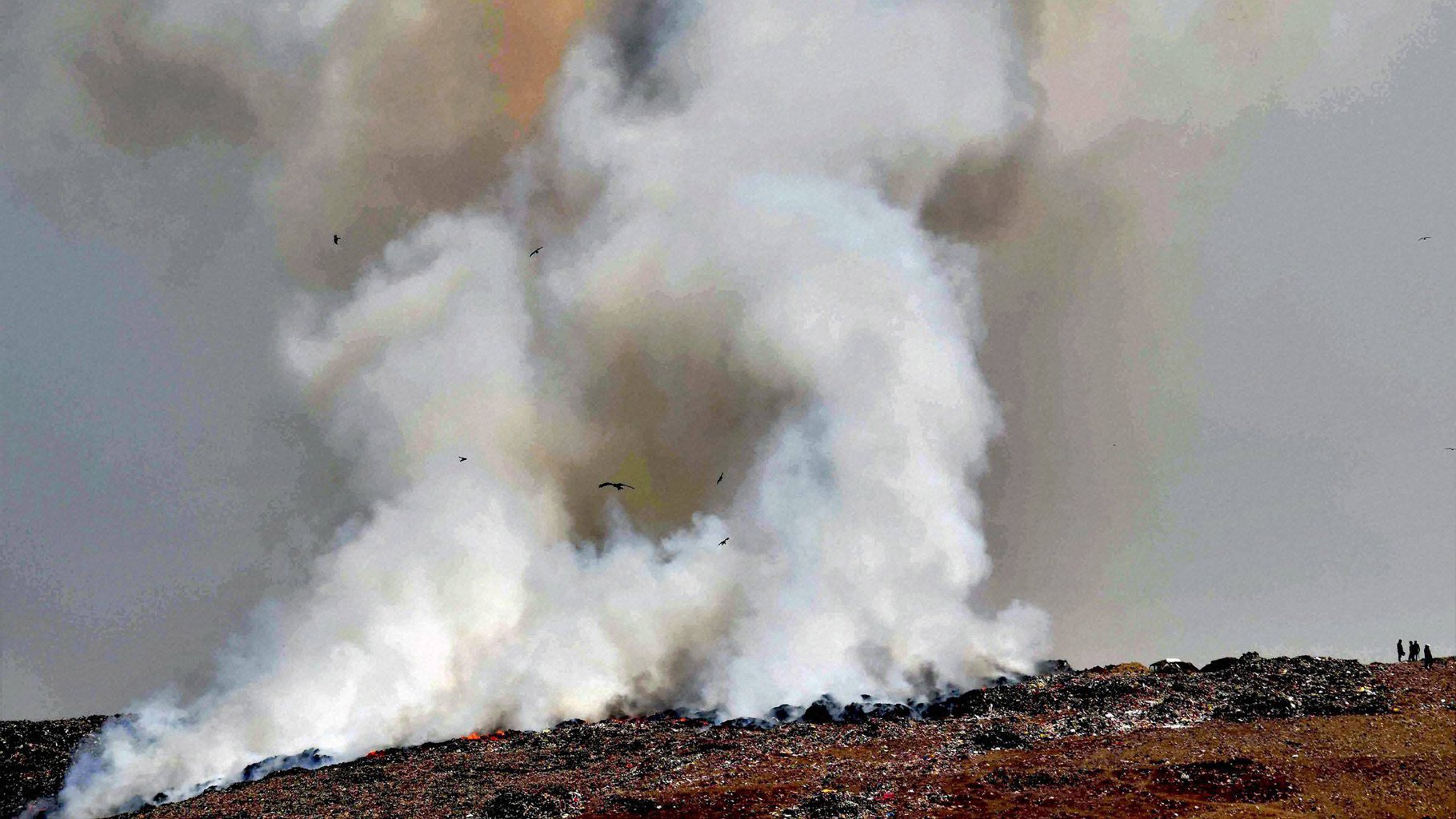 Don’t Blame Ragpickers for Toxic Fires at Deonar Field: Activists - The ...