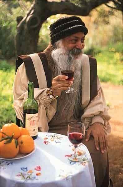 All You Need to Know About Osho, Bhagwan Shree Rajneesh in ‘Wild Wild ...
