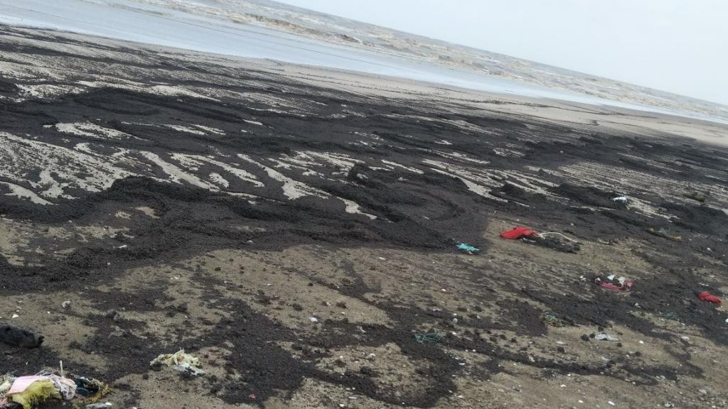 ‘Tar Balls’ Spread Along South Gujarat Coast, Oil Spill Suspected