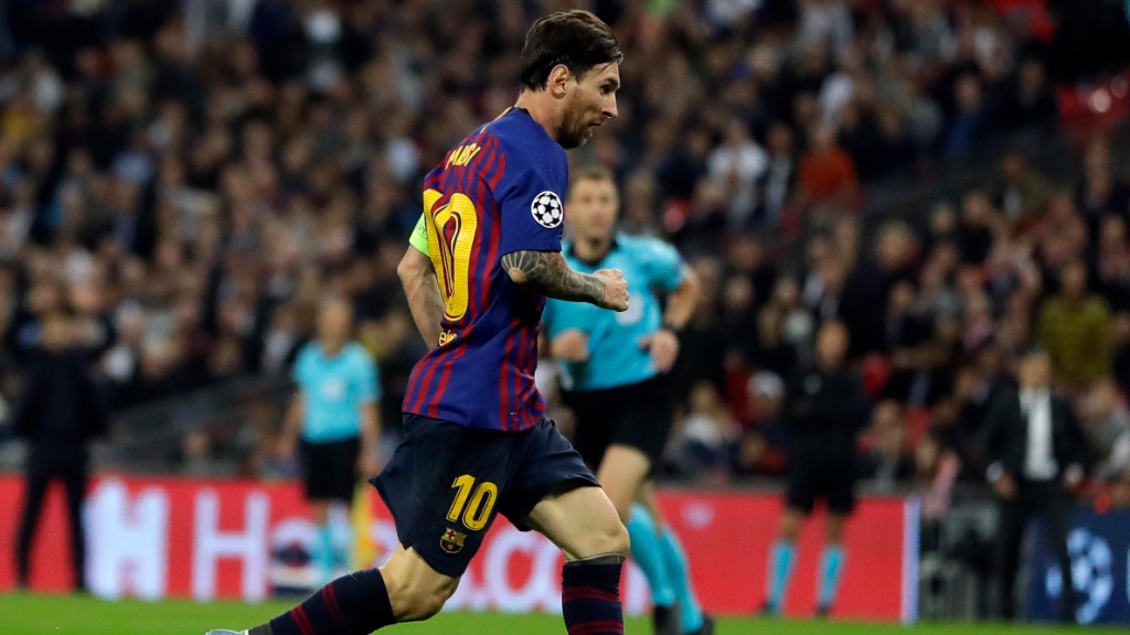 Messi Double Helps Barcelona to 4-2 Win Against Tottenham