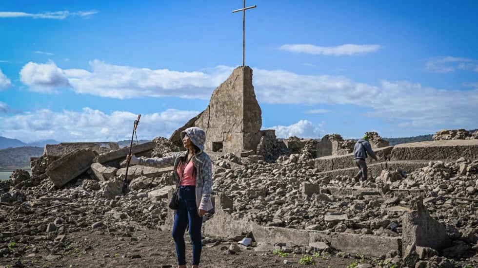 Drought resurfaces Pantabangan’s sunken church | Daily Tribune