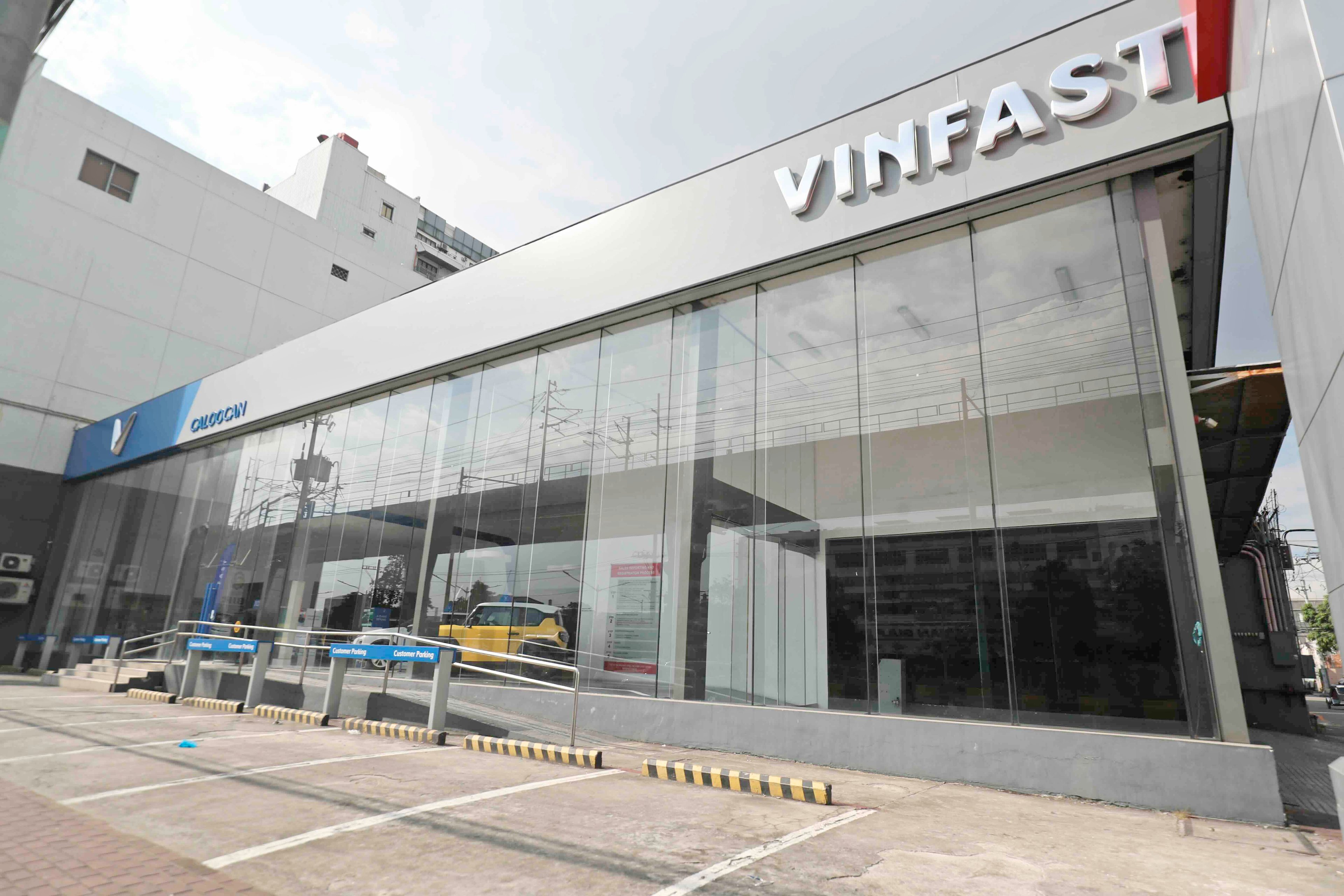 VinFast turns showrooms into EV guideposts | Daily Tribune